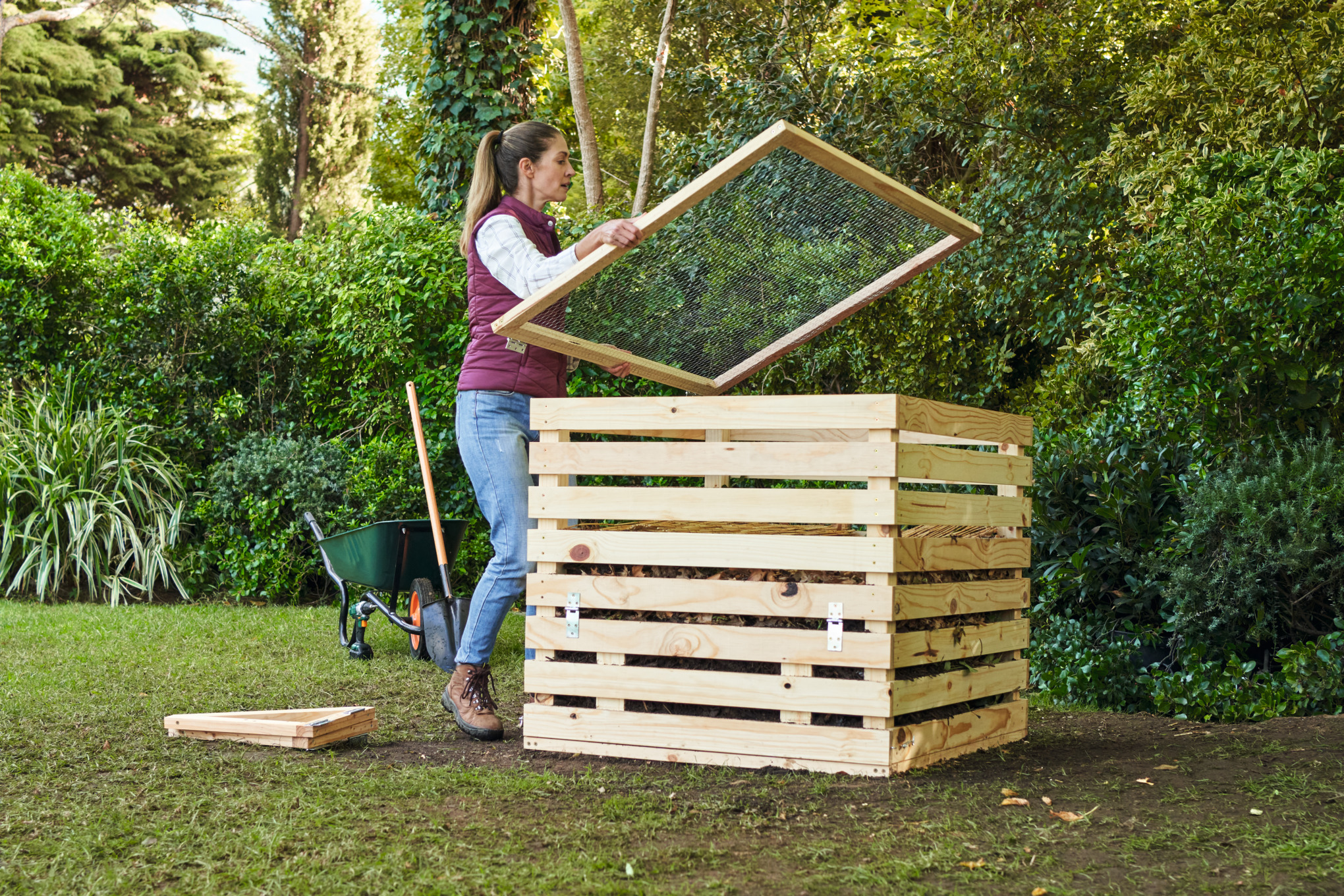 wooden composter